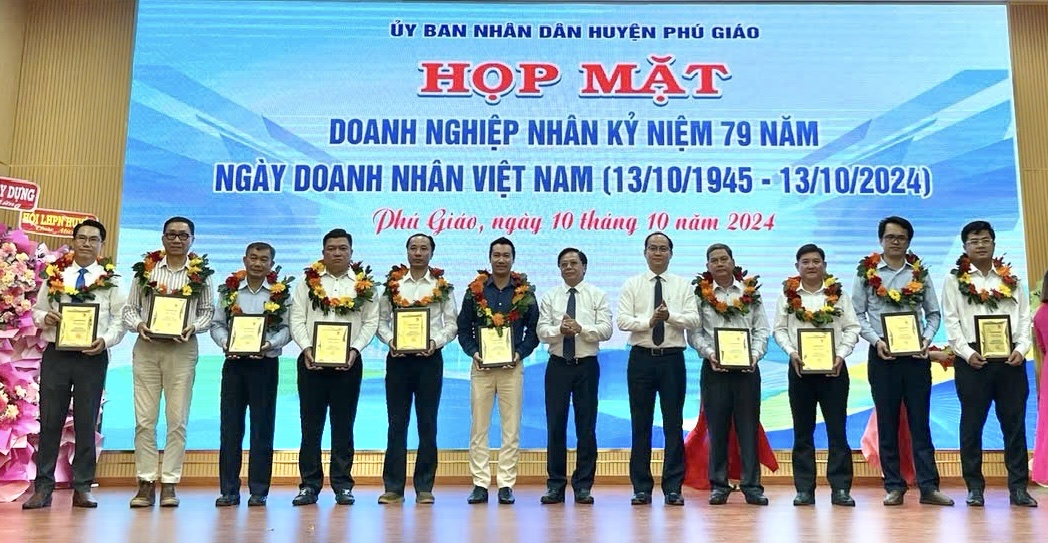 Các địa phương tổ chức họp mặt kỷ niệm Ngày Doanh nhân Việt Nam